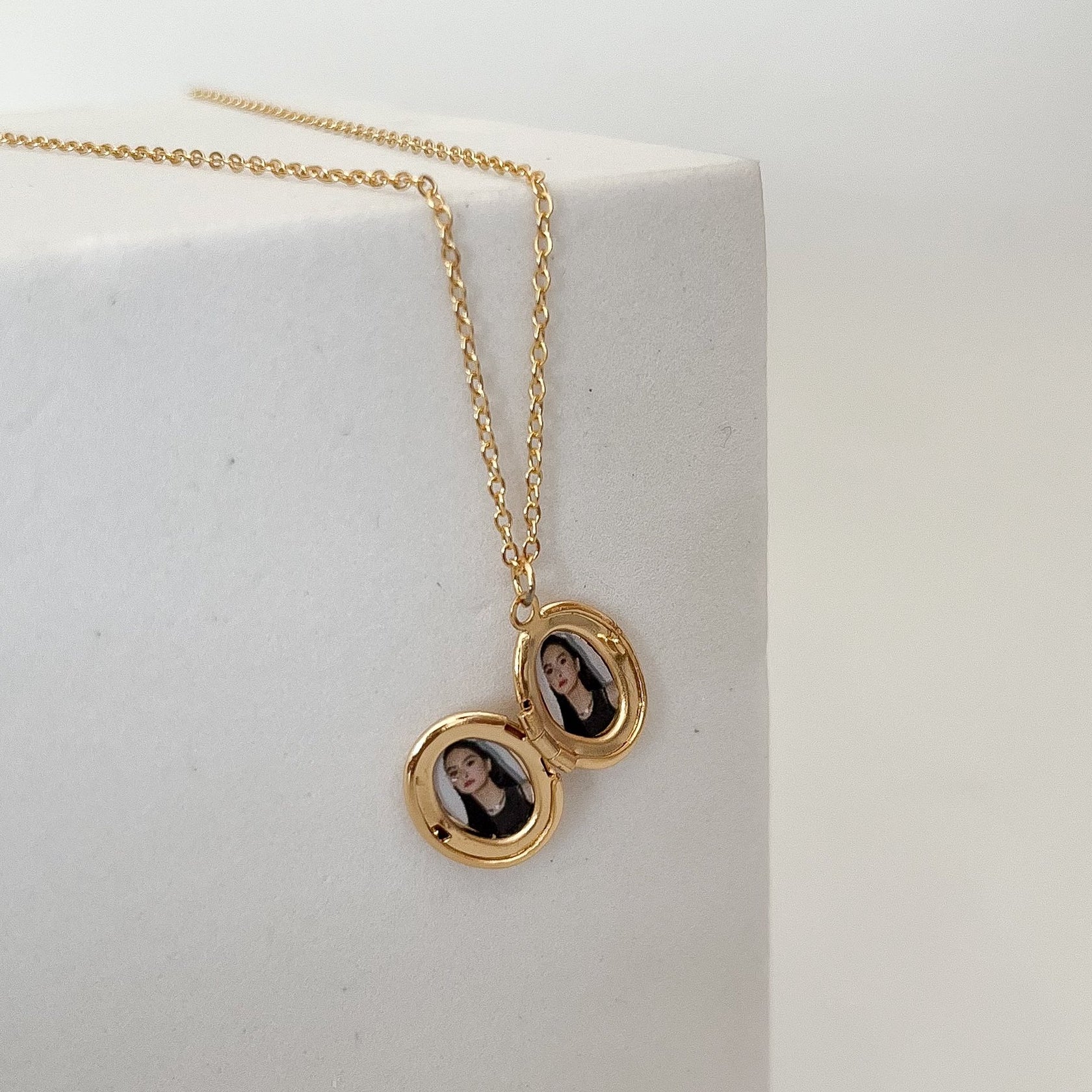 PHOTO LOCKET NECKLACE *Free Printed Photo inside – ANOVA PHILIPPINES